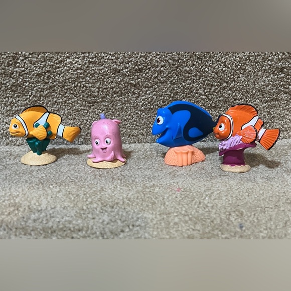 Disney | Toys | Lot Of 4 Disney Pixar Finding Nemo Dory Pearl Pvc Mini ...
